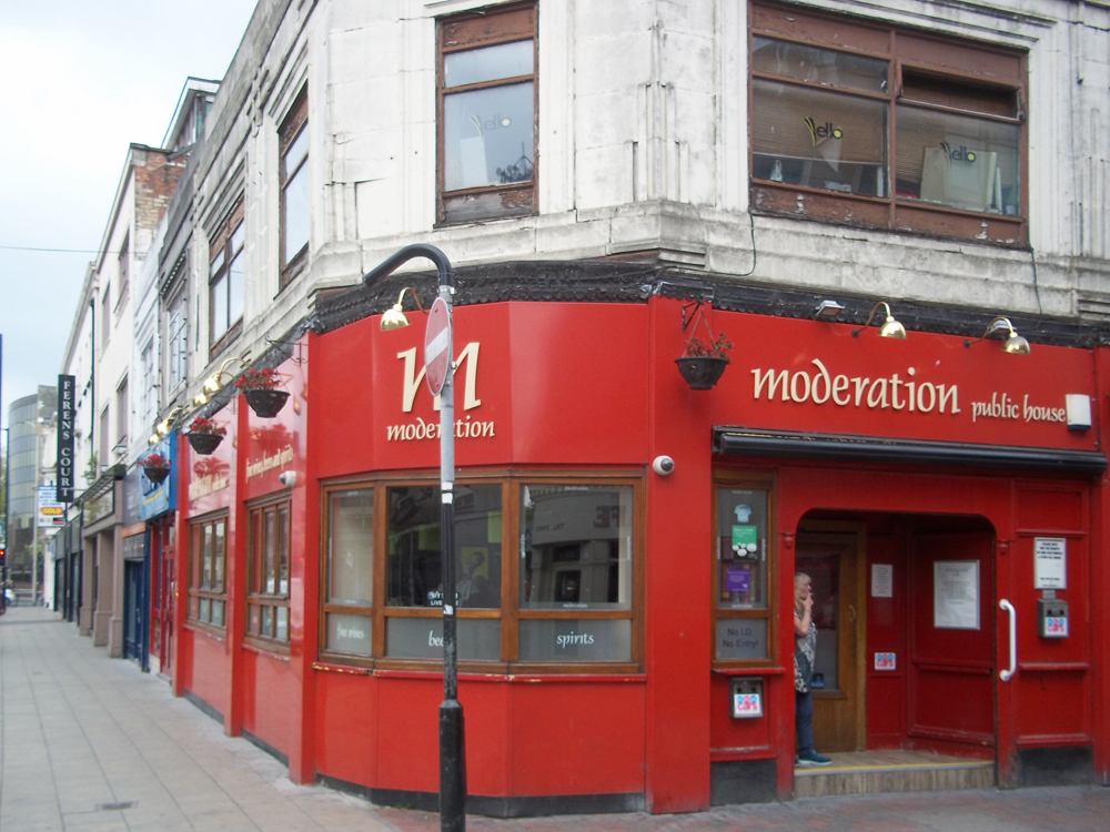 » Moderation Bar