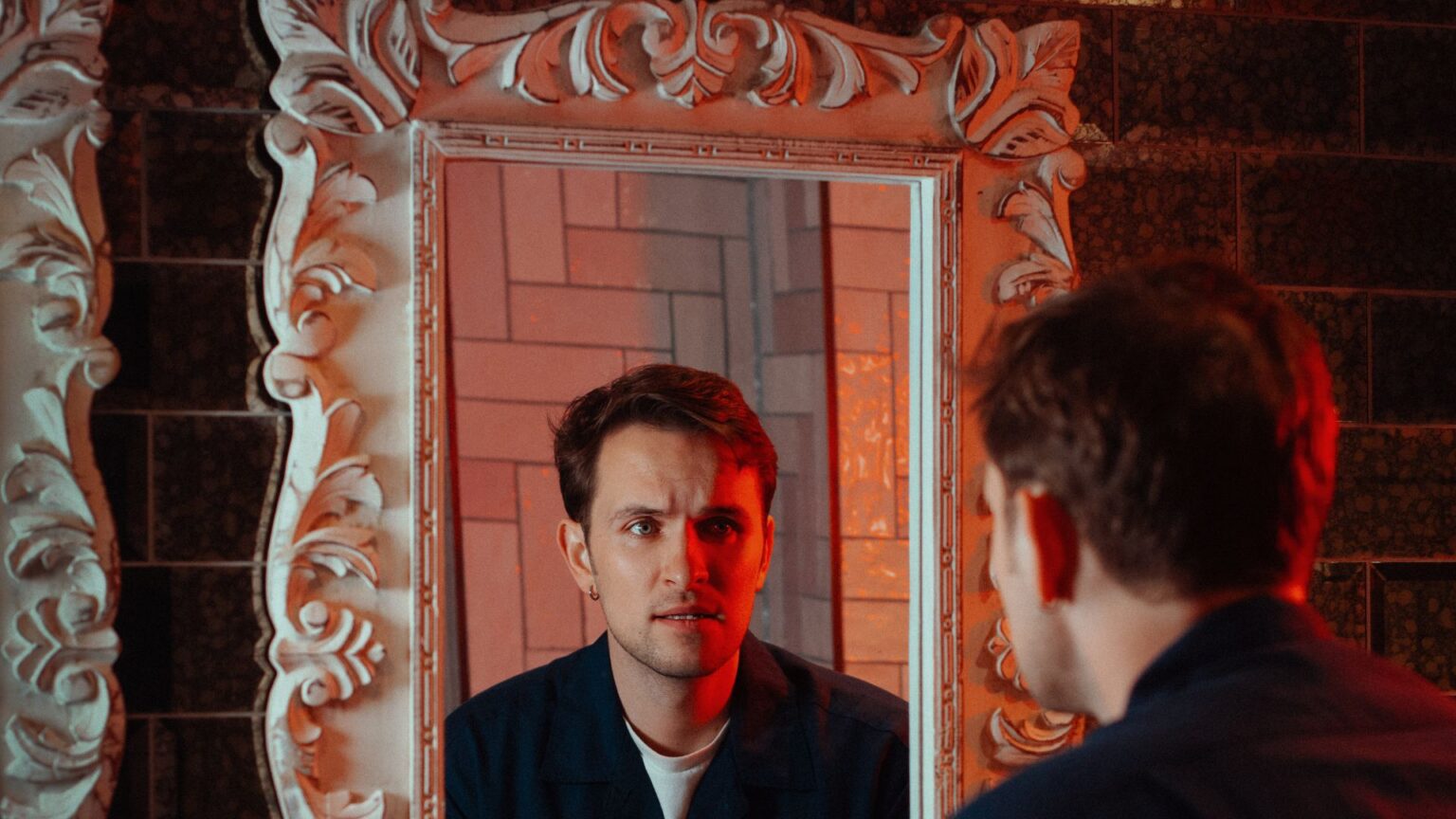 » Vittorio Angelone – Who Do You Think You Are? I Am!