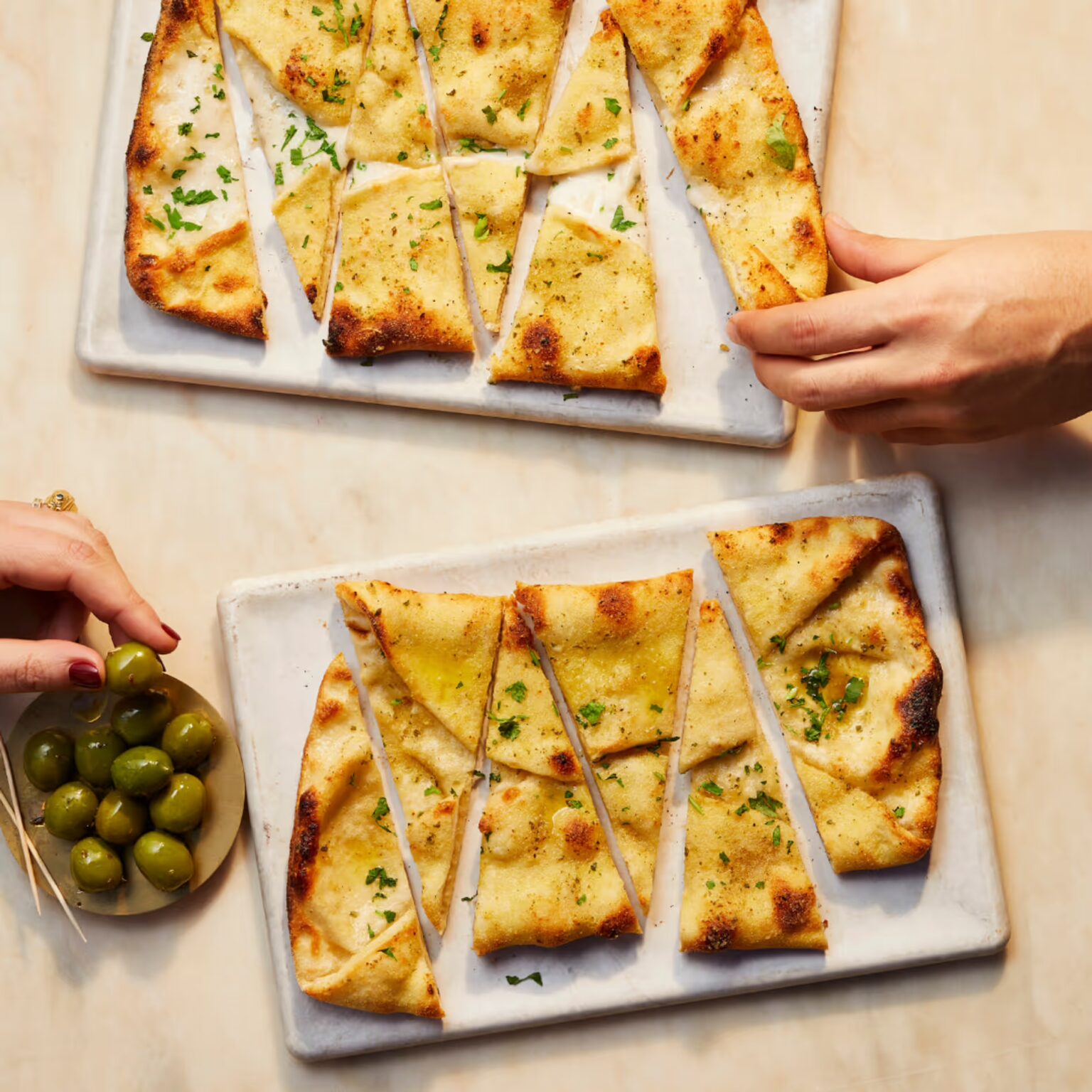 » Level Cafe Bar & Grill